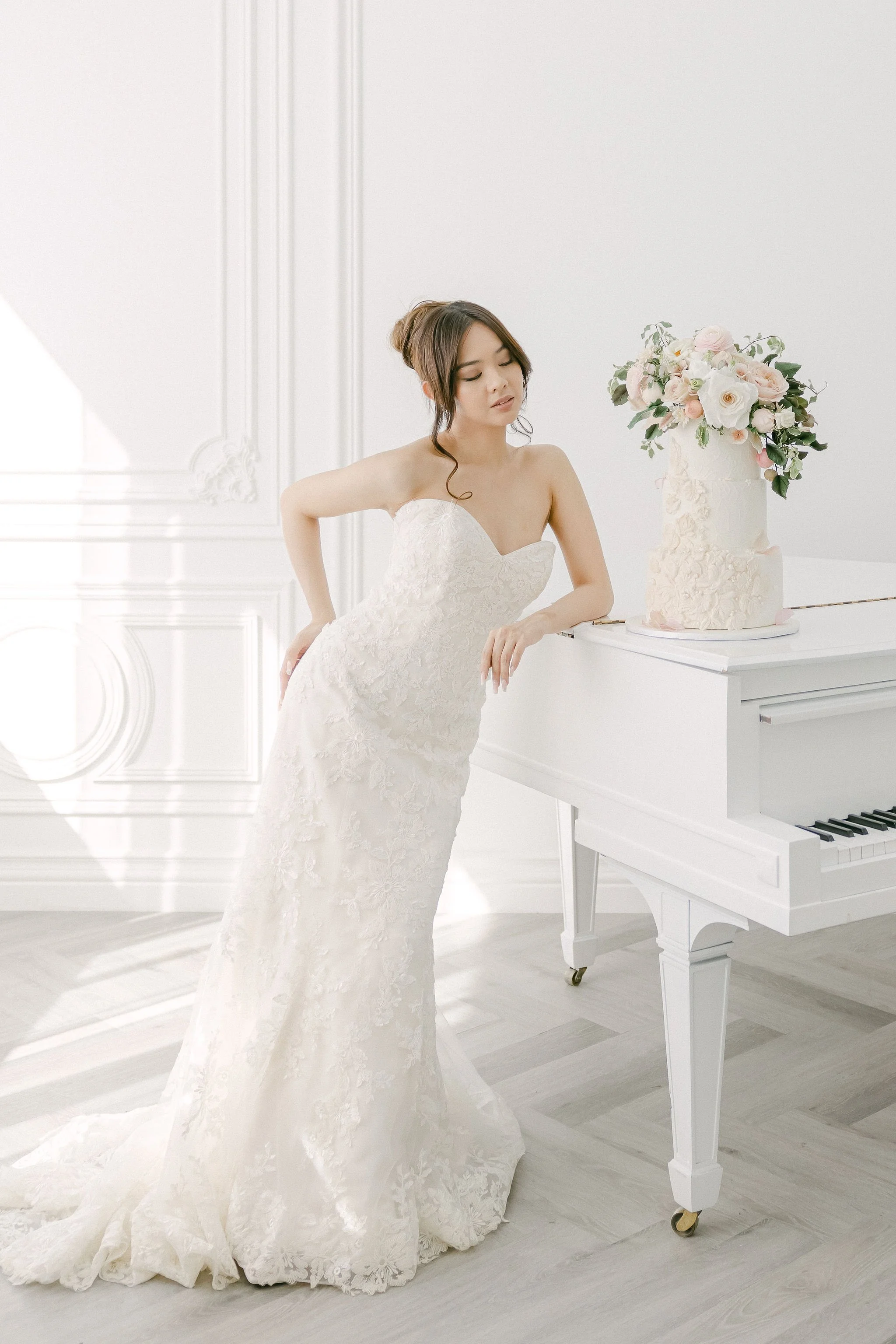 Timeless Tree Studios | Vintage Bridal Photo Shoot | Wild & Whelm Cake Design Studio | - Toronto, ON